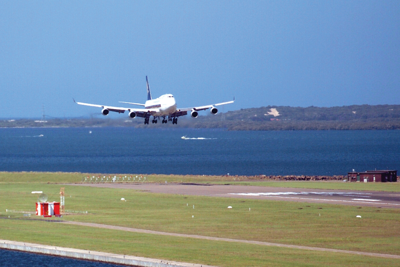 Stop Bars North-South Runway | EDT Projects